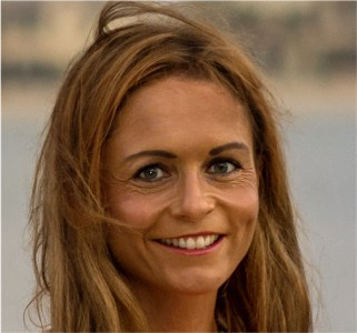 Angela Foster - Health & Biohacking Expert - Staying Alive